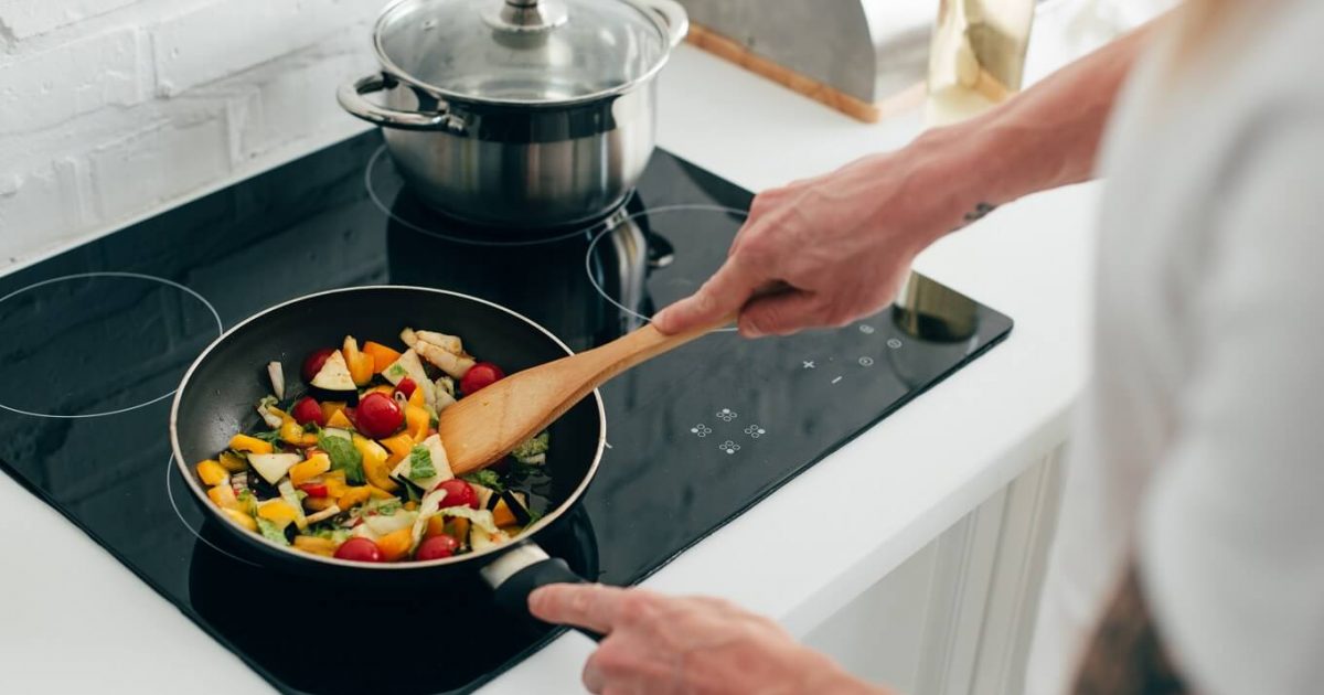 Managing food supplies and using leftovers to minimise food waste | No ...